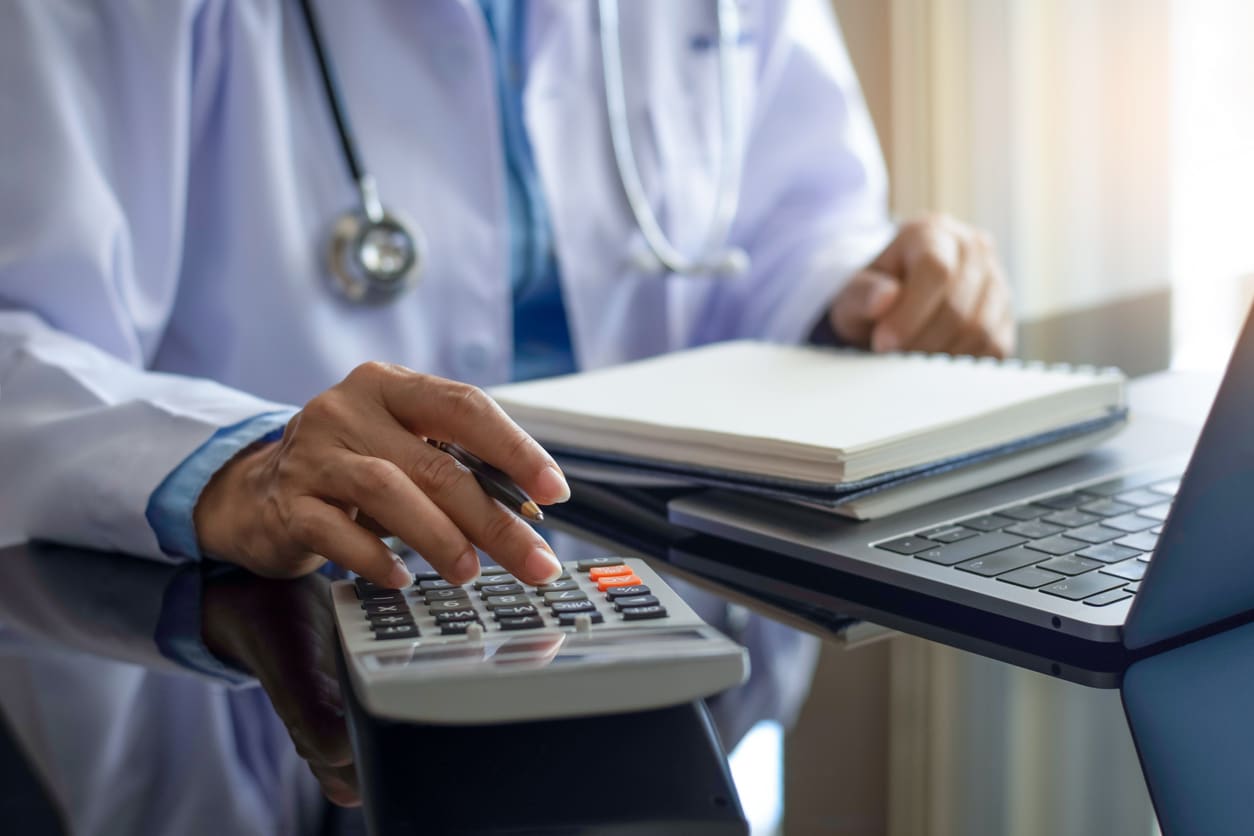 What to Ask About Medical Assistant Programs | Pennco Tech
